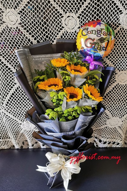 Convocation flowers | Graduation bouquet |KL online Florist | Florist ...